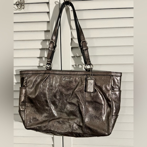 Coach | Bags | Coach Gallery F7721 Metallic Silver Leather Medium East ...